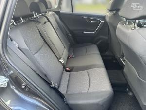 Pelēks Toyota RAV4 2019 Klaipėda, ar dzinēja tilpumu 2.00 L un nobraukumu 132 tūkst. km par 21900 €, foto 25 vietnē AUTOMOTO.COM.LV