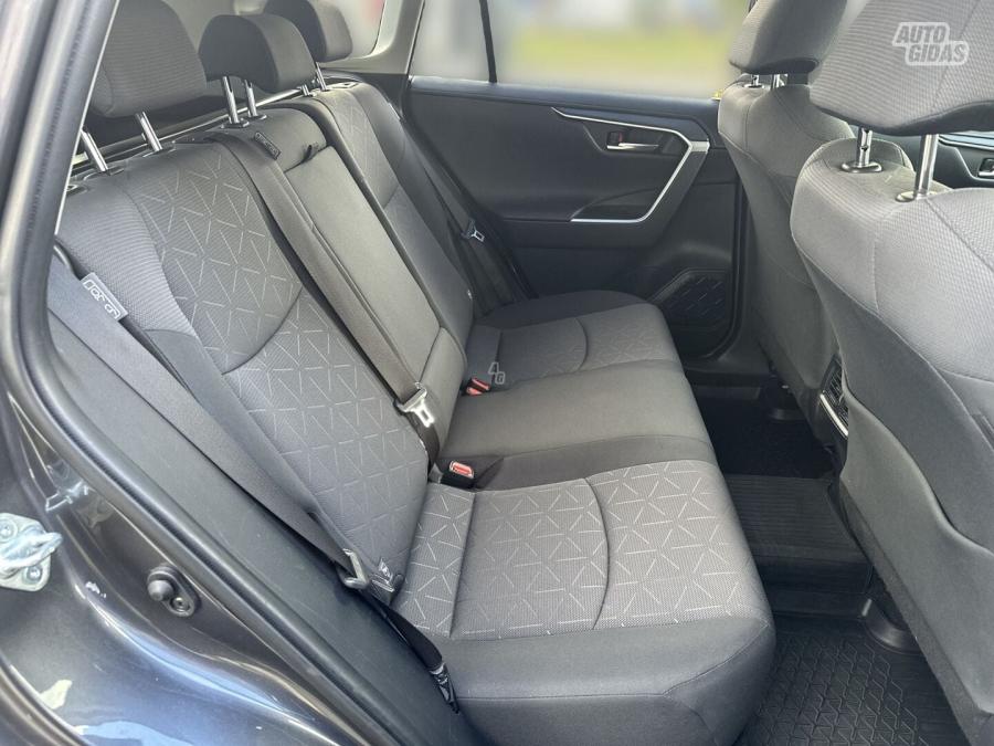 Pelēks Toyota RAV4 2019 Klaipėda, ar dzinēja tilpumu 2.00 L un nobraukumu 132 tūkst. km par 21900 €, foto 25 vietnē AUTOMOTO.COM.LV