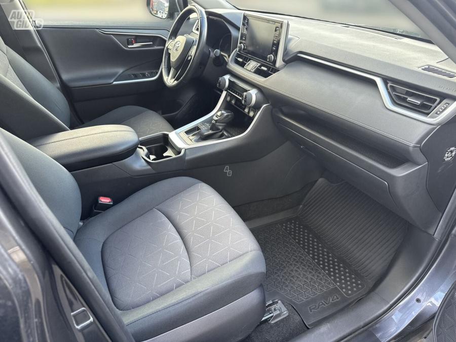 Pelēks Toyota RAV4 2019 Klaipėda, ar dzinēja tilpumu 2.00 L un nobraukumu 132 tūkst. km par 21900 €, foto 26 vietnē AUTOMOTO.COM.LV