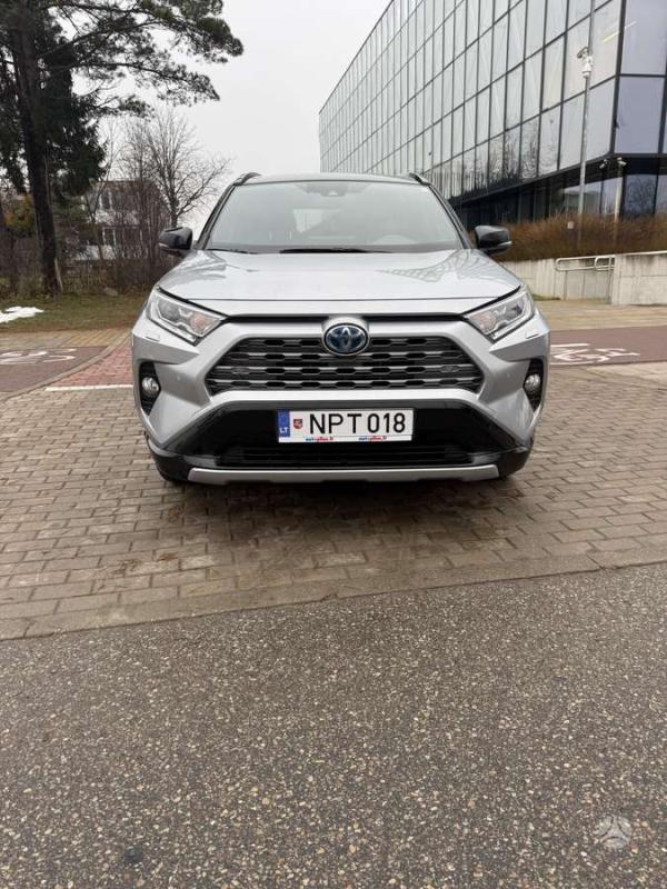 Pelēks Toyota RAV4 2020 Viļņa, ar dzinēja tilpumu 2.49 L un nobraukumu 252 tūkst. km par 22499 €, foto 3 vietnē AUTOMOTO.COM.LV