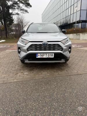 Pelēks Toyota RAV4 2020 Viļņa, ar dzinēja tilpumu 2.49 L un nobraukumu 252 tūkst. km par 22499 €, foto 3 vietnē AUTOMOTO.COM.LV