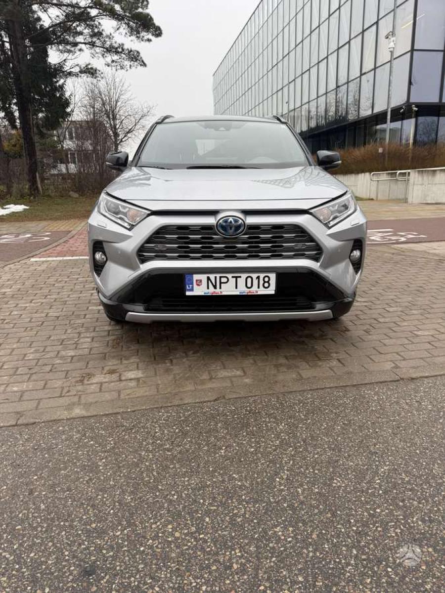 Pelēks Toyota RAV4 2020 Viļņa, ar dzinēja tilpumu 2.49 L un nobraukumu 252 tūkst. km par 22499 €, foto 3 vietnē AUTOMOTO.COM.LV