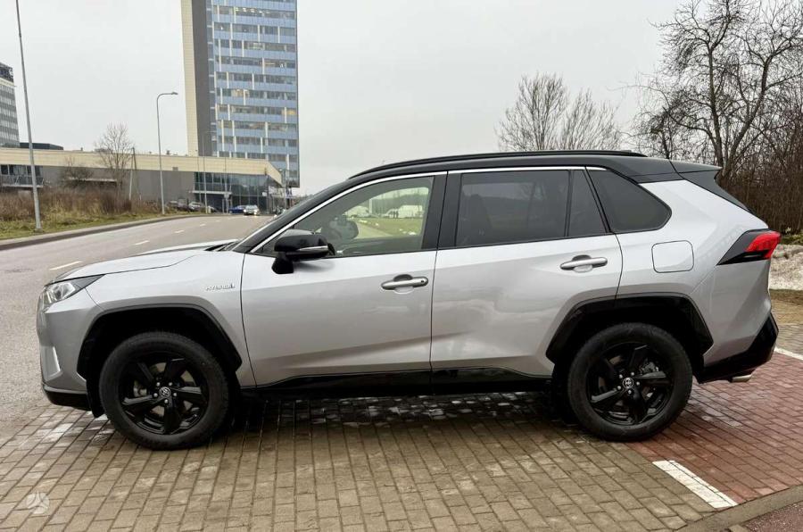 Pelēks Toyota RAV4 2020 Viļņa, ar dzinēja tilpumu 2.49 L un nobraukumu 252 tūkst. km par 22499 €, foto 8 vietnē AUTOMOTO.COM.LV