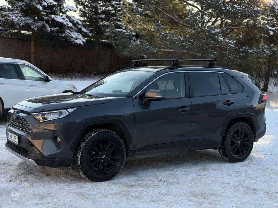 Grey Toyota RAV4 2020 in Rokiskis, with an engine capacity of 1.99 L and mileage of 48 thousand km for 14650 €, photo 8 on AUTOMOTO.COM.LV