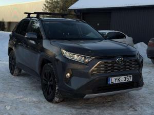 Grey Toyota RAV4 2020 in Rokiskis, with an engine capacity of 1.99 L and mileage of 48 thousand km for 14650 €, photo 10 on AUTOMOTO.COM.LV