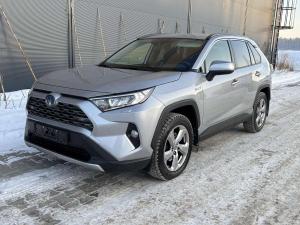 Pelēks Toyota RAV4 2020 Viļņa, ar dzinēja tilpumu 2.49 L un nobraukumu 75 tūkst. km par 27700 €, foto  vietnē AUTOMOTO.COM.LV