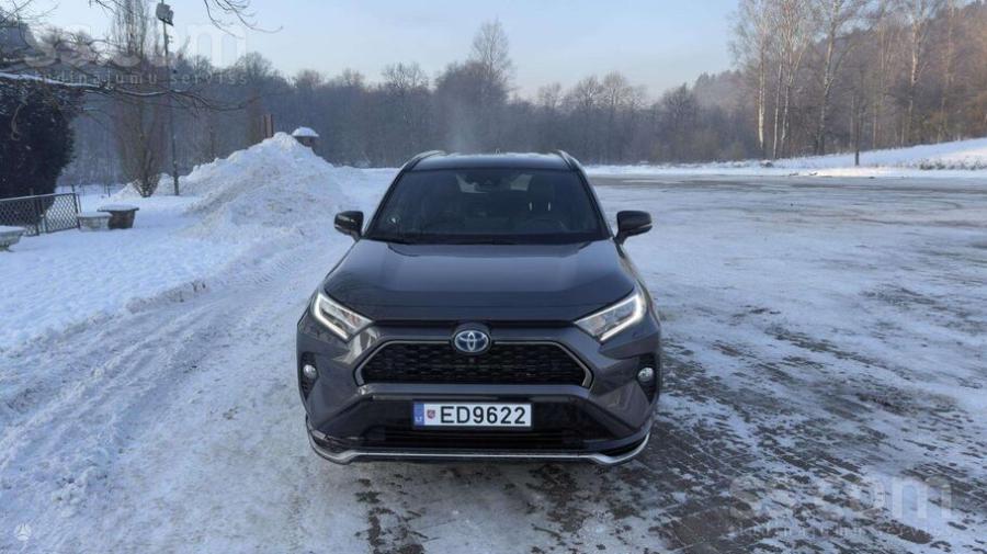Pelēks Toyota RAV4 2020 Viļņa, ar dzinēja tilpumu 2.50 L un nobraukumu 105 tūkst. km par 31000 €, foto 2 vietnē AUTOMOTO.COM.LV