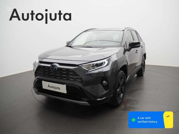 Grey Toyota RAV4 2020 in Vilnius, with an engine capacity of 2.49 L and mileage of 106 thousand km for 30500 €, photo 1 on AUTOMOTO.COM.LV