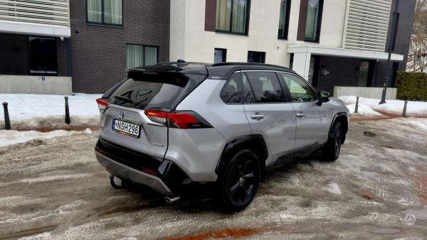 Pelēks Toyota RAV4 2020 Viļņa, ar dzinēja tilpumu 2.49 L un nobraukumu 165 tūkst. km par 25999 €, foto 5 vietnē AUTOMOTO.COM.LV