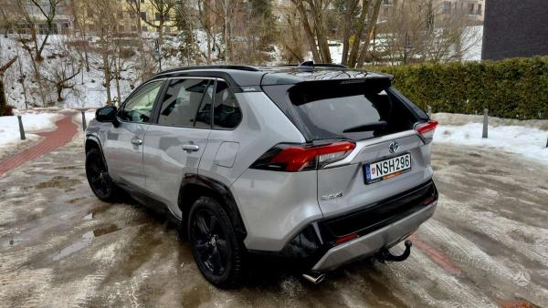 Pelēks Toyota RAV4 2020 Viļņa, ar dzinēja tilpumu 2.49 L un nobraukumu 165 tūkst. km par 25999 €, foto 7 vietnē AUTOMOTO.COM.LV