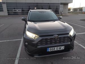 Grey Toyota RAV4 2020 in Tartu, with an engine capacity of 2.00 L and mileage of 60 thousand km for 25800 €, photo  on AUTOMOTO.COM.LV