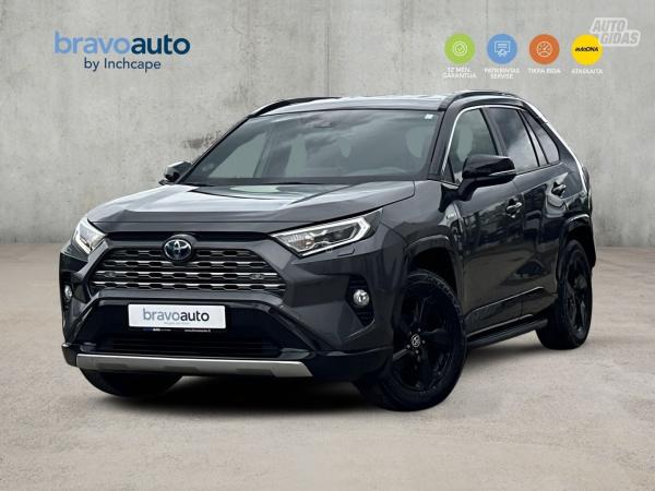 Grey Toyota RAV4 2020 in Kaunas, with an engine capacity of 2.50 L and mileage of 110 thousand km for 27771 €, photo 1 on AUTOMOTO.COM.LV