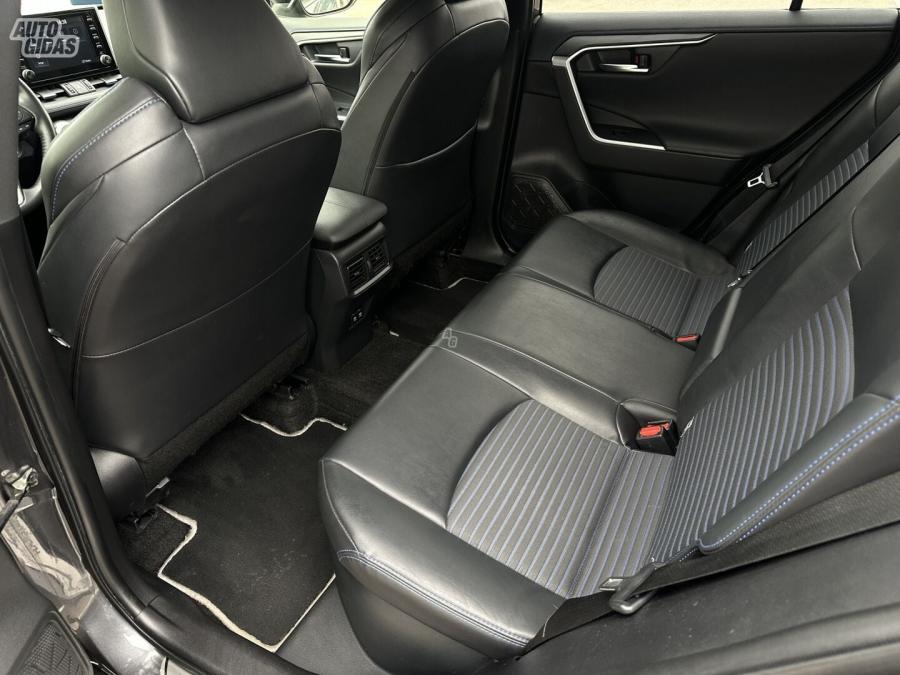 Pelēks Toyota RAV4 2020 Kauņa, ar dzinēja tilpumu 2.50 L un nobraukumu 110 tūkst. km par 27771 €, foto 12 vietnē AUTOMOTO.COM.LV