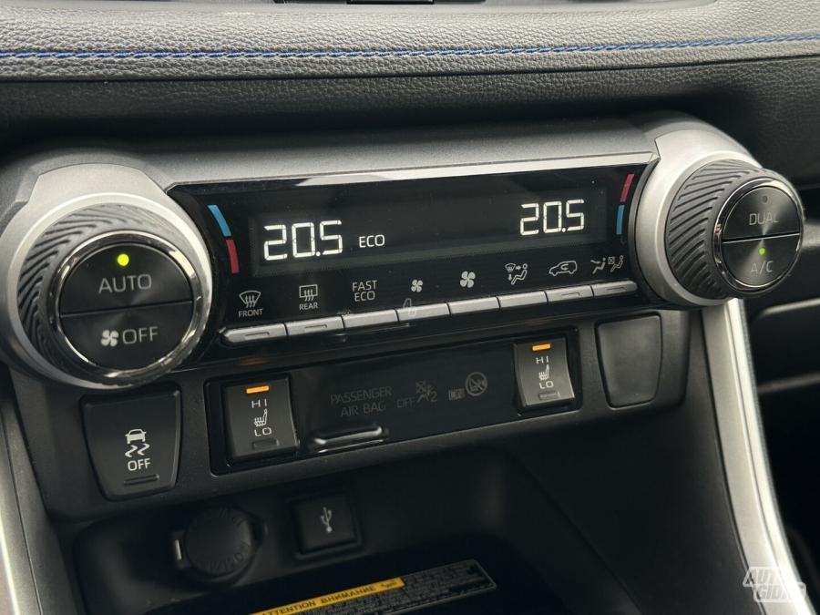 Pelēks Toyota RAV4 2020 Kauņa, ar dzinēja tilpumu 2.50 L un nobraukumu 110 tūkst. km par 27771 €, foto 27 vietnē AUTOMOTO.COM.LV