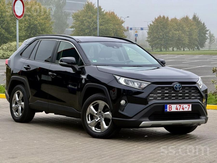 Pelēks Toyota RAV4 2020 Rīga, ar dzinēja tilpumu 2.50 L un nobraukumu 180 tūkst. km par 23470 €, foto 1 vietnē AUTOMOTO.COM.LV