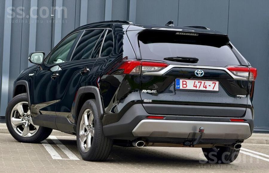 Pelēks Toyota RAV4 2020 Rīga, ar dzinēja tilpumu 2.50 L un nobraukumu 180 tūkst. km par 23470 €, foto 4 vietnē AUTOMOTO.COM.LV