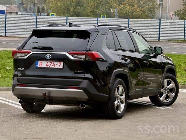 Toyota RAV4 2020 Rīga vietnē Pelēks Toyota RAV4 2020 Rīga, ar dzinēja tilpumu 2.50 L un nobraukumu 180 tūkst. km par 23470 €, foto 5 vietnē AUTOMOTO.COM.LV