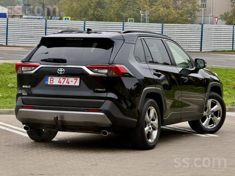 Pelēks Toyota RAV4 2020 Rīga, ar dzinēja tilpumu 2.50 L un nobraukumu 180 tūkst. km par 23470 €, foto 5 vietnē AUTOMOTO.COM.LV
