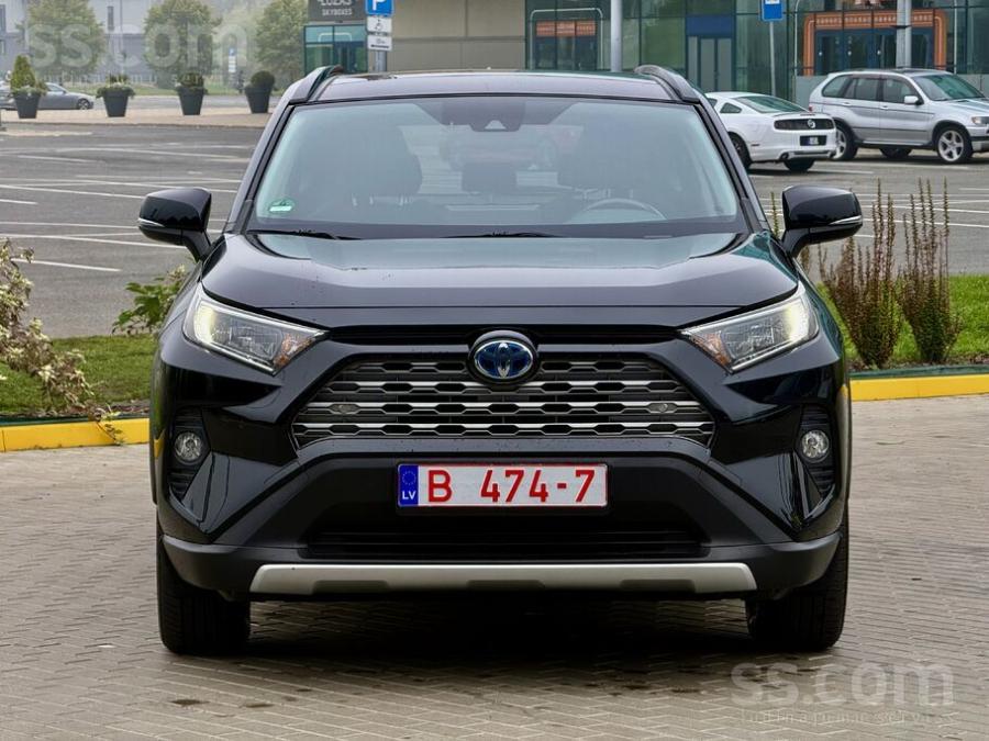 Pelēks Toyota RAV4 2020 Rīga, ar dzinēja tilpumu 2.50 L un nobraukumu 180 tūkst. km par 23470 €, foto 6 vietnē AUTOMOTO.COM.LV