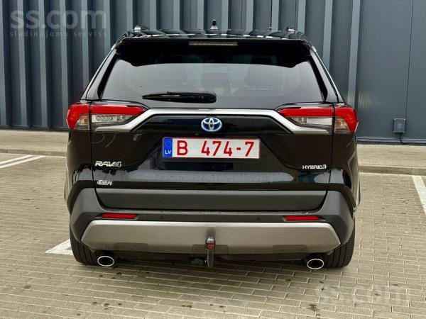 Toyota RAV4 2020 Rīga vietnē Pelēks Toyota RAV4 2020 Rīga, ar dzinēja tilpumu 2.50 L un nobraukumu 180 tūkst. km par 23470 €, foto 7 vietnē AUTOMOTO.COM.LV