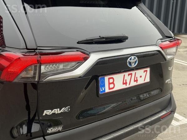 Toyota RAV4 2020 Rīga vietnē Pelēks Toyota RAV4 2020 Rīga, ar dzinēja tilpumu 2.50 L un nobraukumu 180 tūkst. km par 23470 €, foto 8 vietnē AUTOMOTO.COM.LV