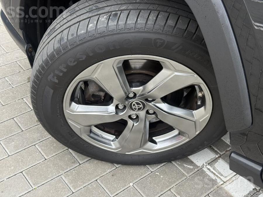 Pelēks Toyota RAV4 2020 Rīga, ar dzinēja tilpumu 2.50 L un nobraukumu 180 tūkst. km par 23470 €, foto 9 vietnē AUTOMOTO.COM.LV