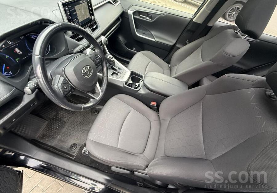 Pelēks Toyota RAV4 2020 Rīga, ar dzinēja tilpumu 2.50 L un nobraukumu 180 tūkst. km par 23470 €, foto 14 vietnē AUTOMOTO.COM.LV