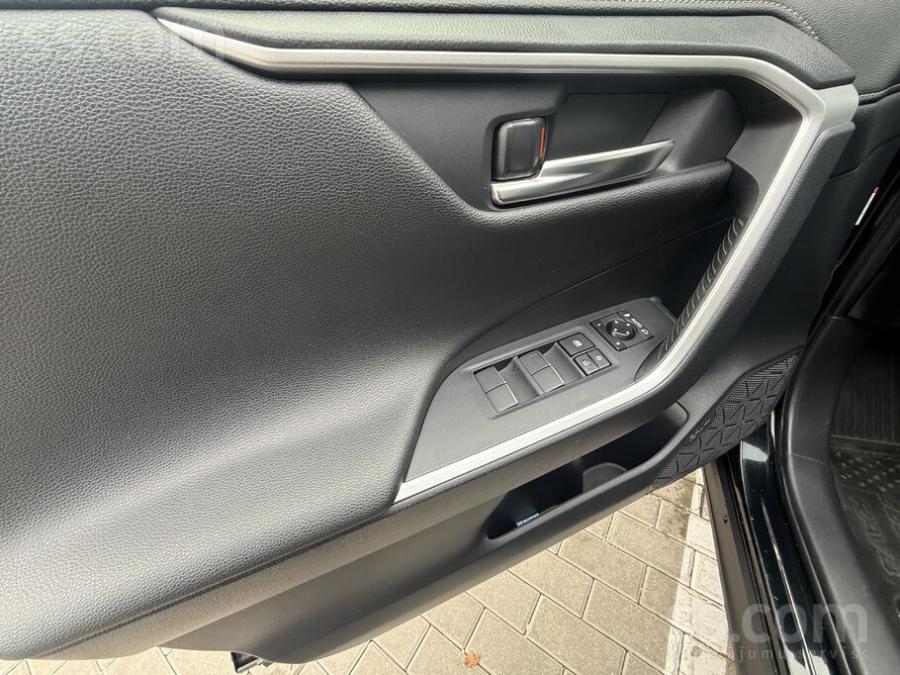 Pelēks Toyota RAV4 2020 Rīga, ar dzinēja tilpumu 2.50 L un nobraukumu 180 tūkst. km par 23470 €, foto 15 vietnē AUTOMOTO.COM.LV