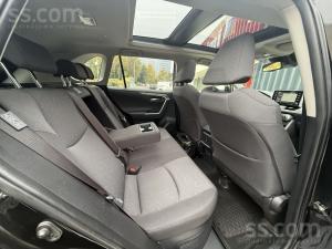 Pelēks Toyota RAV4 2020 Rīga, ar dzinēja tilpumu 2.50 L un nobraukumu 180 tūkst. km par 23470 €, foto 19 vietnē AUTOMOTO.COM.LV