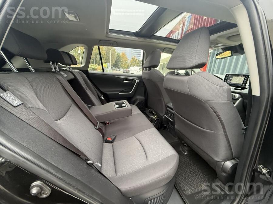 Pelēks Toyota RAV4 2020 Rīga, ar dzinēja tilpumu 2.50 L un nobraukumu 180 tūkst. km par 23470 €, foto 19 vietnē AUTOMOTO.COM.LV