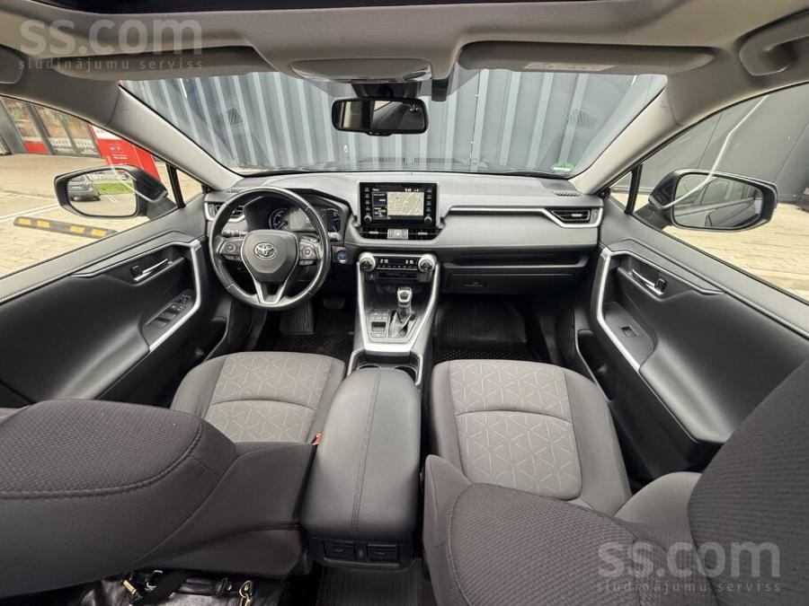 Pelēks Toyota RAV4 2020 Rīga, ar dzinēja tilpumu 2.50 L un nobraukumu 180 tūkst. km par 23470 €, foto 20 vietnē AUTOMOTO.COM.LV