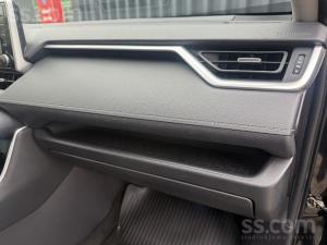 Pelēks Toyota RAV4 2020 Rīga, ar dzinēja tilpumu 2.50 L un nobraukumu 180 tūkst. km par 23470 €, foto 25 vietnē AUTOMOTO.COM.LV