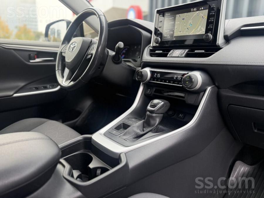 Pelēks Toyota RAV4 2020 Rīga, ar dzinēja tilpumu 2.50 L un nobraukumu 180 tūkst. km par 23470 €, foto 26 vietnē AUTOMOTO.COM.LV