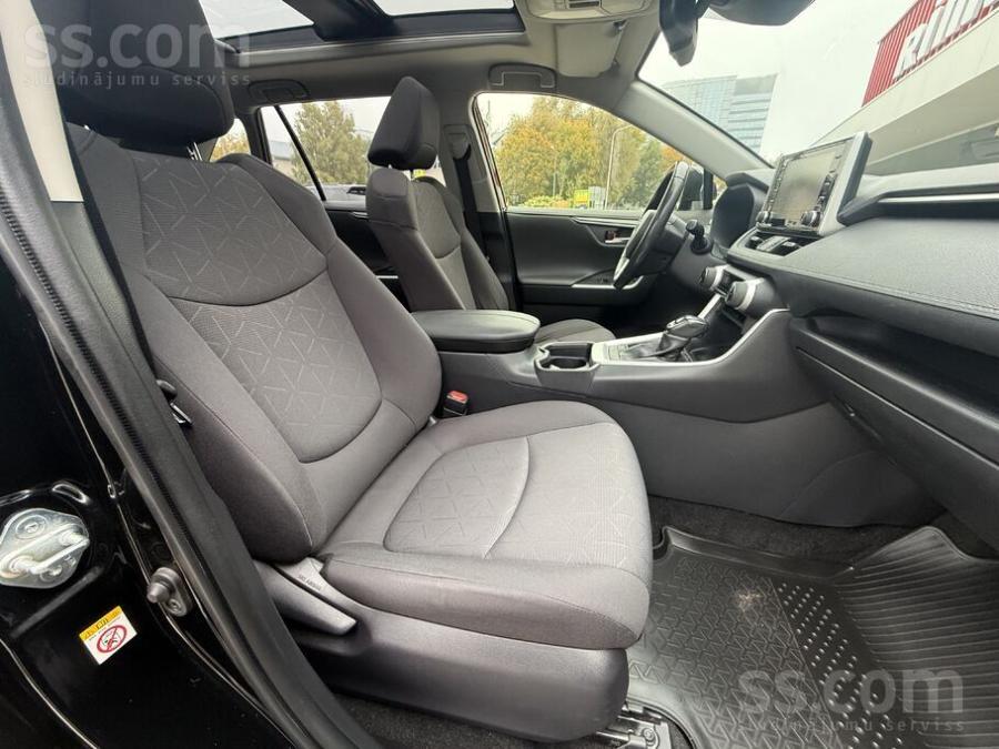Pelēks Toyota RAV4 2020 Rīga, ar dzinēja tilpumu 2.50 L un nobraukumu 180 tūkst. km par 23470 €, foto 34 vietnē AUTOMOTO.COM.LV