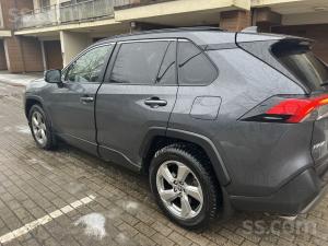 Pelēks Toyota RAV4 2020 Rīga, ar dzinēja tilpumu 2.00 L un nobraukumu 66 tūkst. km par 23500 €, foto 5 vietnē AUTOMOTO.COM.LV