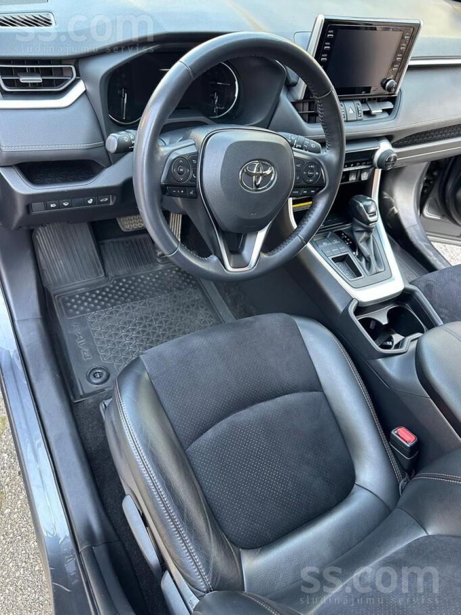 Pelēks Toyota RAV4 2020 Rīga, ar dzinēja tilpumu 2.00 L un nobraukumu 66 tūkst. km par 23500 €, foto 8 vietnē AUTOMOTO.COM.LV