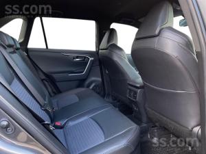 Pelēks Toyota RAV4 2020 Rīga, ar dzinēja tilpumu 2.50 L un nobraukumu 63 tūkst. km par 29990 €, foto 8 vietnē AUTOMOTO.COM.LV