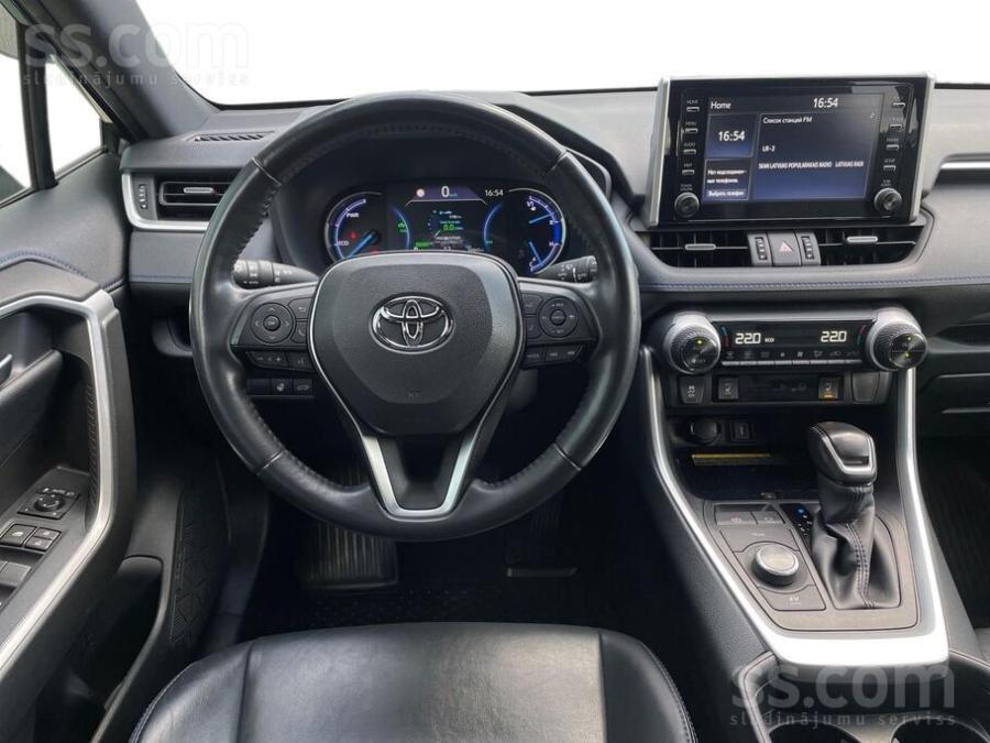 Pelēks Toyota RAV4 2020 Rīga, ar dzinēja tilpumu 2.50 L un nobraukumu 63 tūkst. km par 29990 €, foto 10 vietnē AUTOMOTO.COM.LV