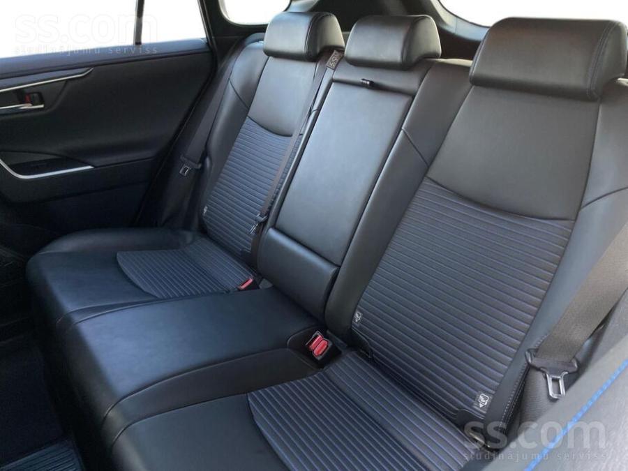 Pelēks Toyota RAV4 2020 Rīga, ar dzinēja tilpumu 2.50 L un nobraukumu 63 tūkst. km par 29990 €, foto 19 vietnē AUTOMOTO.COM.LV