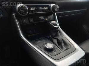 Pelēks Toyota RAV4 2020 Rīga, ar dzinēja tilpumu 2.50 L un nobraukumu 63 tūkst. km par 29990 €, foto 20 vietnē AUTOMOTO.COM.LV