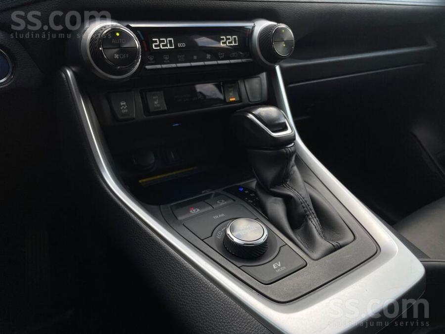 Pelēks Toyota RAV4 2020 Rīga, ar dzinēja tilpumu 2.50 L un nobraukumu 63 tūkst. km par 29990 €, foto 20 vietnē AUTOMOTO.COM.LV