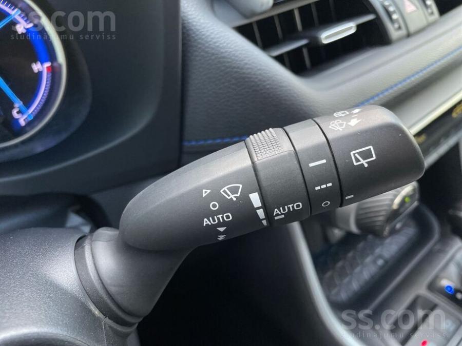 Pelēks Toyota RAV4 2020 Rīga, ar dzinēja tilpumu 2.50 L un nobraukumu 63 tūkst. km par 29990 €, foto 24 vietnē AUTOMOTO.COM.LV