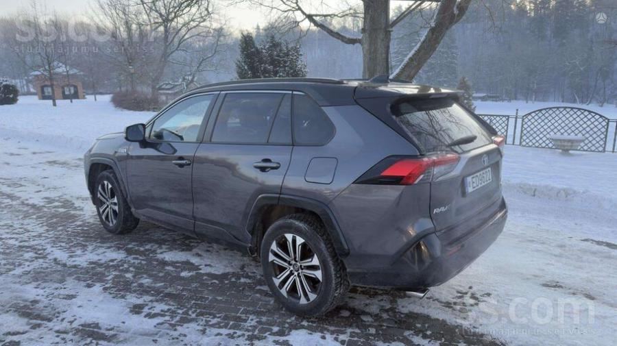 Grey Toyota RAV4 2020 in Vilnius, with an engine capacity of 2.50 L and mileage of 105 thousand km for 31000 €, photo 10 on AUTOMOTO.COM.LV