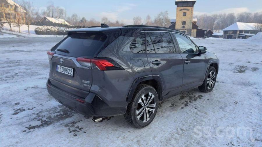 Grey Toyota RAV4 2020 in Vilnius, with an engine capacity of 2.50 L and mileage of 105 thousand km for 31000 €, photo 12 on AUTOMOTO.COM.LV