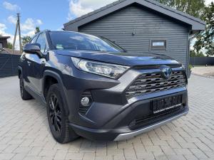 Grey Toyota RAV4 2020 in Telschi, with an engine capacity of 2.49 L and mileage of 61 thousand km for 17750 €, photo 5 on AUTOMOTO.COM.LV