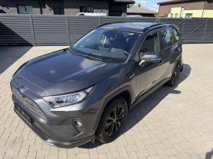 Grey Toyota RAV4 2020 in Telschi, with an engine capacity of 2.49 L and mileage of 61 thousand km for 17750 €, photo 23 on AUTOMOTO.COM.LV