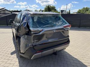 Grey Toyota RAV4 2020 in Telschi, with an engine capacity of 2.49 L and mileage of 61 thousand km for 17750 €, photo 30 on AUTOMOTO.COM.LV
