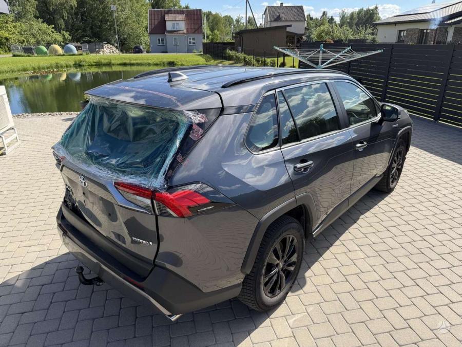 Grey Toyota RAV4 2020 in Telschi, with an engine capacity of 2.49 L and mileage of 61 thousand km for 17750 €, photo 35 on AUTOMOTO.COM.LV
