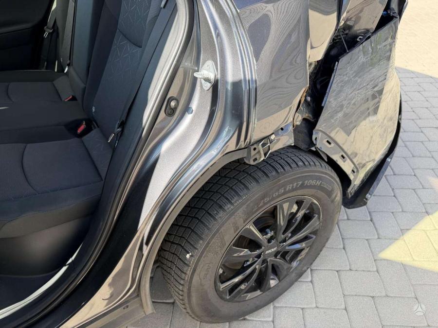 Grey Toyota RAV4 2020 in Telschi, with an engine capacity of 2.49 L and mileage of 61 thousand km for 17750 €, photo 39 on AUTOMOTO.COM.LV