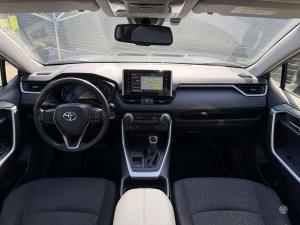 Grey Toyota RAV4 2020 in Telschi, with an engine capacity of 2.49 L and mileage of 61 thousand km for 17750 €, photo 53 on AUTOMOTO.COM.LV
